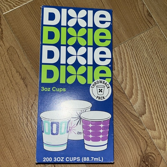 dixie | Kitchen | Dixie 3oz Bath Cups Throwback Pack 91s Designs 150 ...